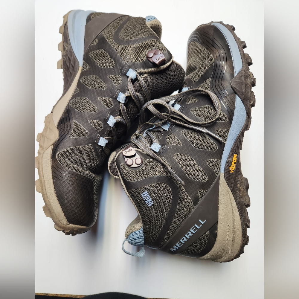 Merrell 9.5 M Vibram Sole Hiking Boots Euc - Gem